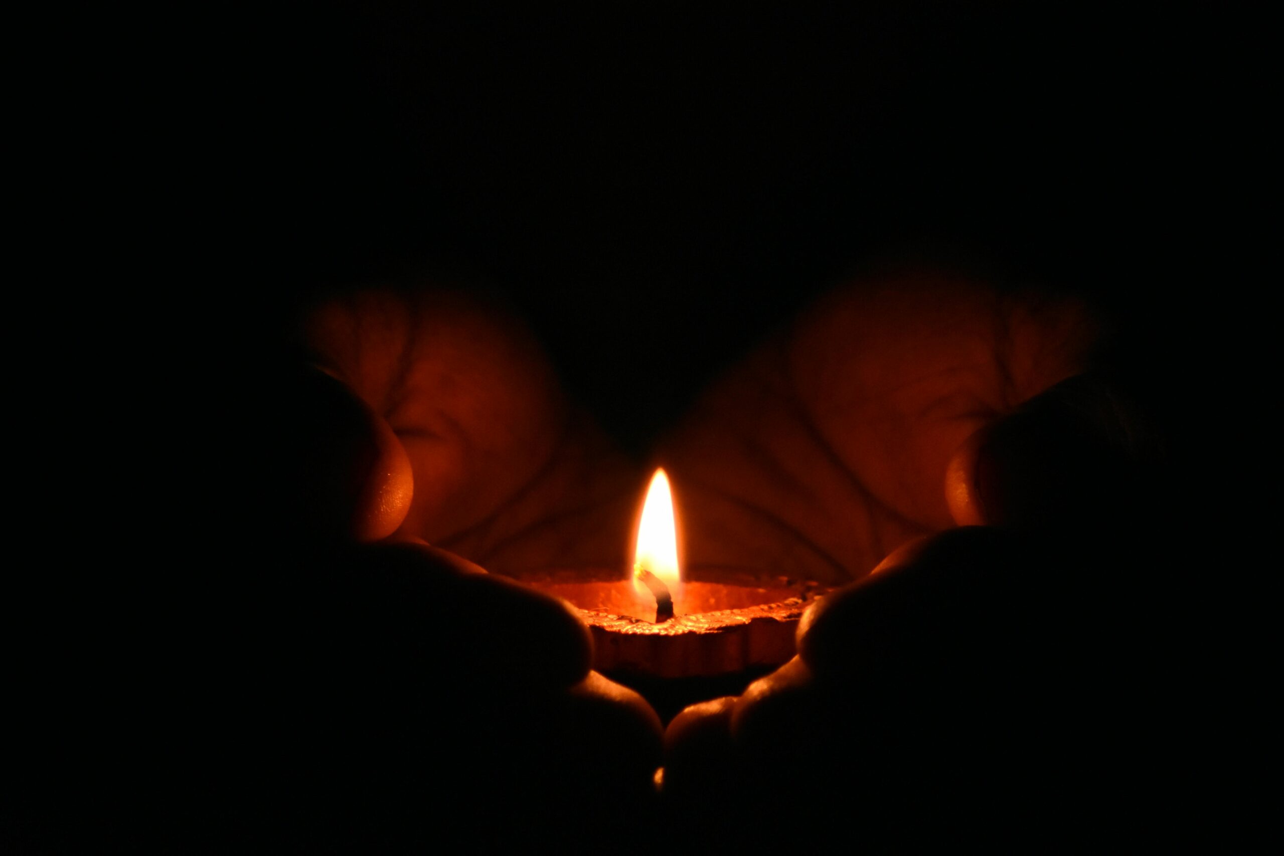 How to Make Eco-Friendly Candles with Natural Ingredients